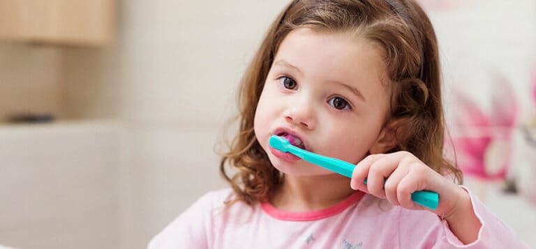 Caries rampante o de biberón: ¿por qué sale? | Ferrus&Bratos