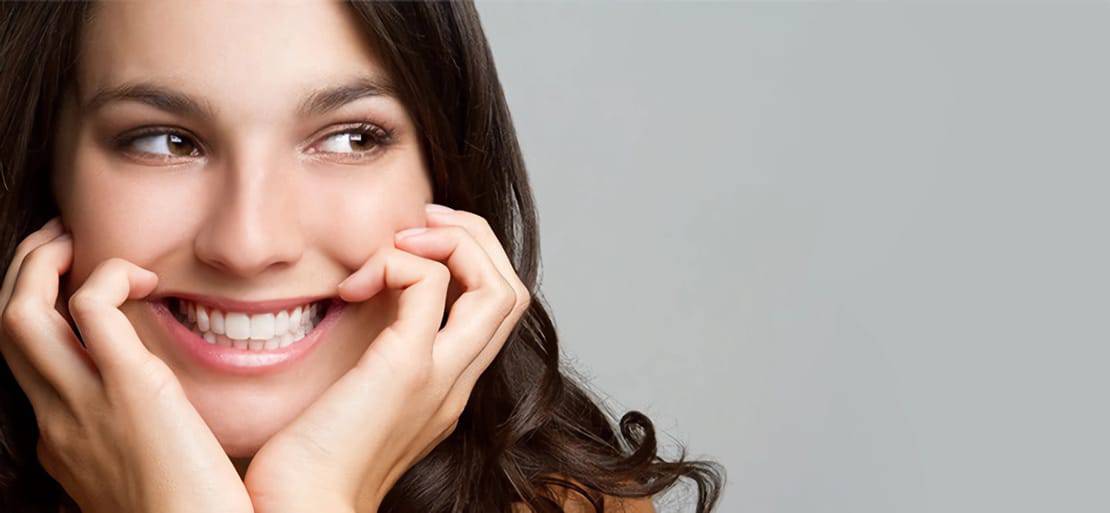 Tengo los colmillos montados: ¿cómo puedo corregirlos? | Ferrus&Bratos