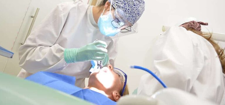 Diente podrido: ¿cómo se puede tratar? | Ferrus&Bratos