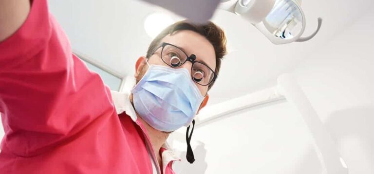 ¿Qué es la necrosis pulpar y cómo se trata? | Ferrus&Bratos