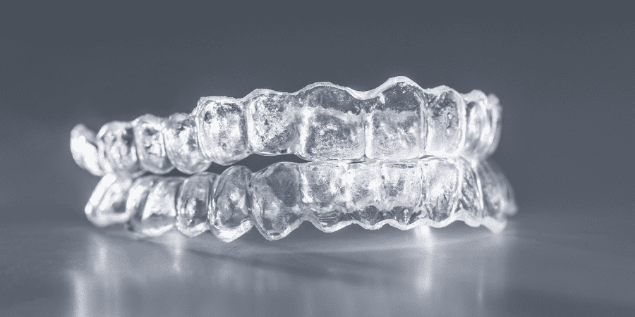 Invisalign Express: ortodoncia invisible y su precio | Ferrus&Bratos