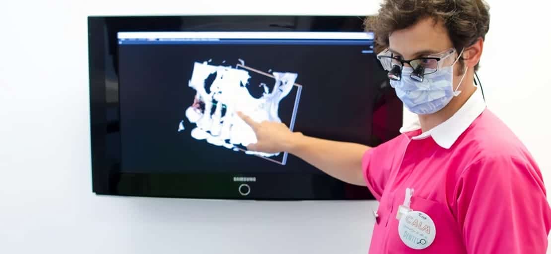 Periodoncista: cómo saber si necesitas uno | Ferrus&Bratos