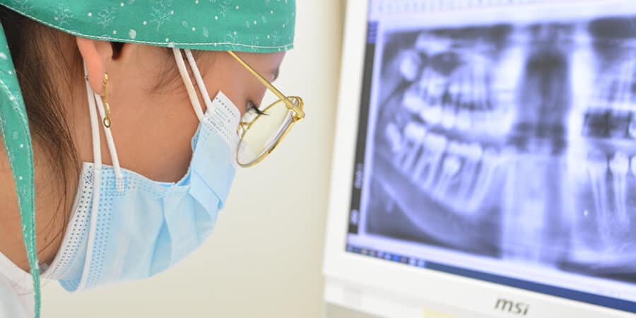 Dientes supernumerarios: causas y tratamiento | Ferrus&Bratos