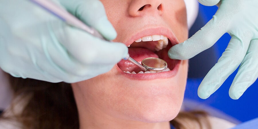 Sabor metálico en la boca. Causas y tratamientos