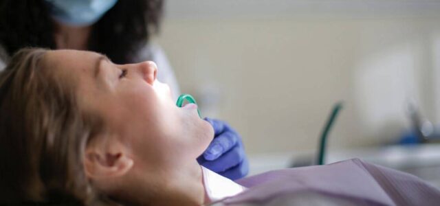 ¿Hay solución para el exceso de saliva o sialorrea? |Ferrus&Bratos