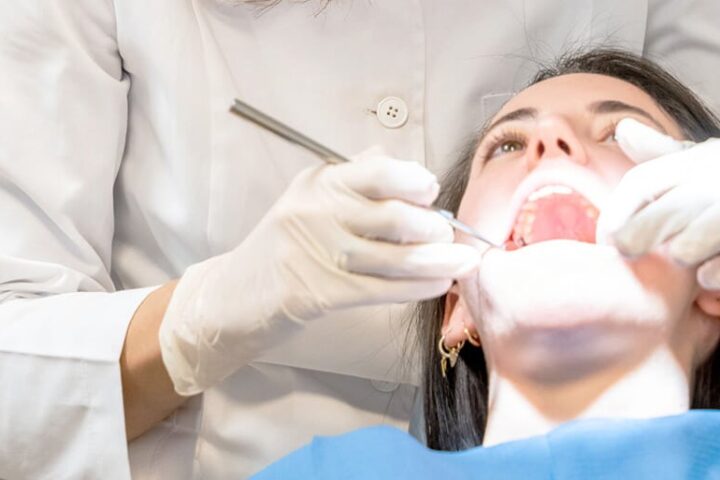 Sabor metálico en la boca. Causas y tratamientos