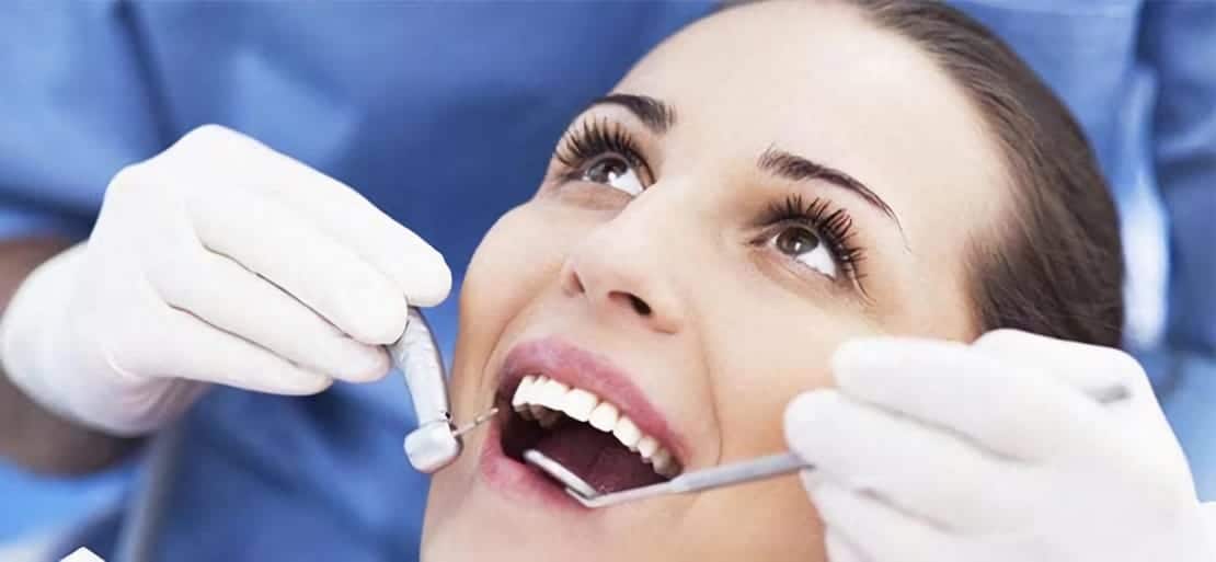 Encías inflamadas: ¿a qué se deben y cómo lo soluciono? | Ferrus&Bratos